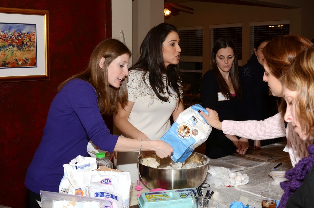 baking women' 14 | JET